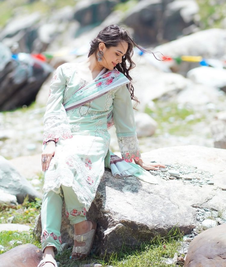 Rishita Kothari Biography: Wiki, Age, Height, Net Worth, Boyfriend, Photos - BIOG